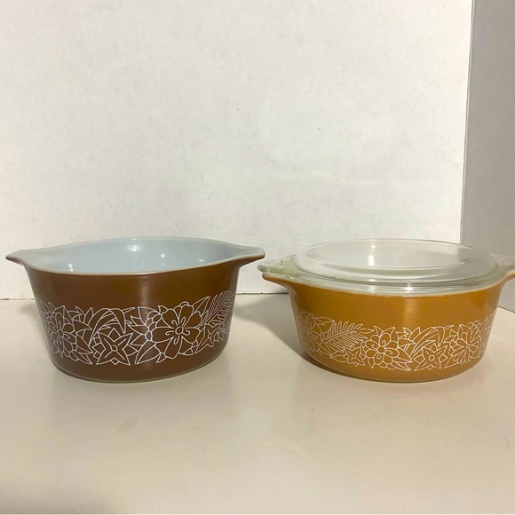 Pyrex | Kitchen | Vintage Pyrex Woodland Casserole Dishes 472 And 473 B ...
